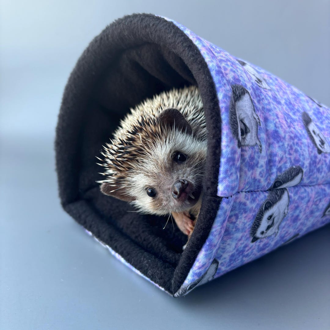 Happy Quills Hedgehog Cosy Snuggle Cave. Padded Stay Open Snuggle Sack ...