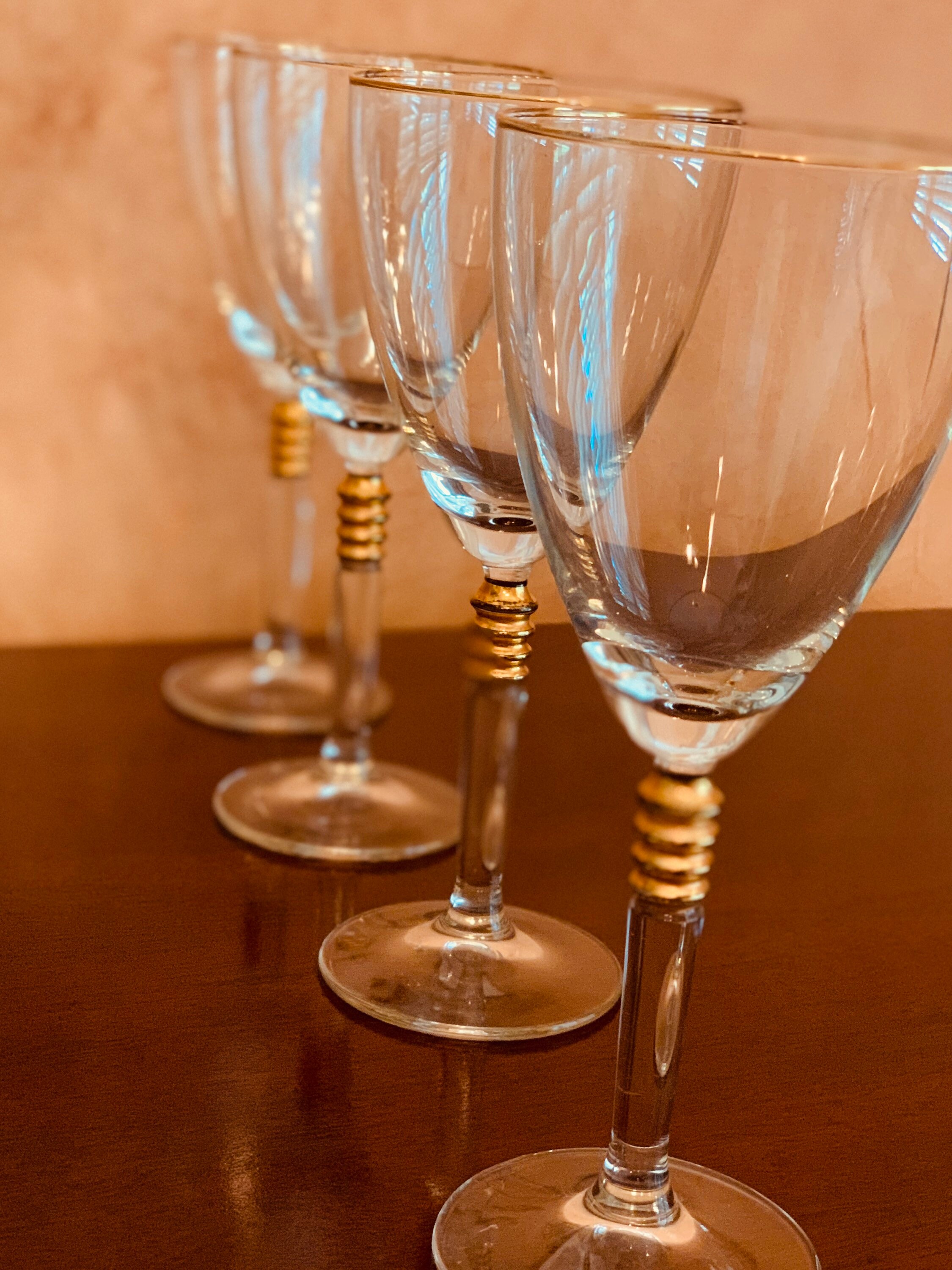 4 Gold Rimmed Wine Glasses With 4 Discs on Stem - Etsy