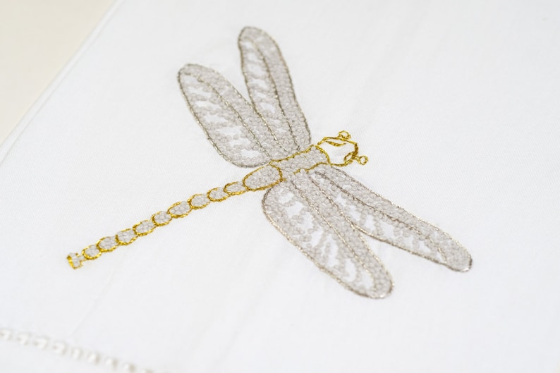 Tissue Box Cover DRAGONFLY Hand Embroidered Dragonfly - Linen - Etsy