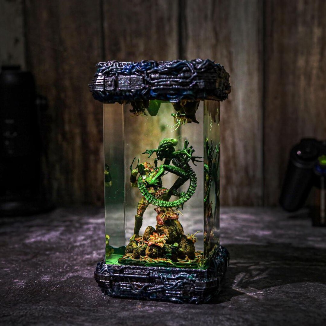 Xenomorph Vs Predator Diorama Lamp, Sci-fi Horror Resin Art Night Light ...
