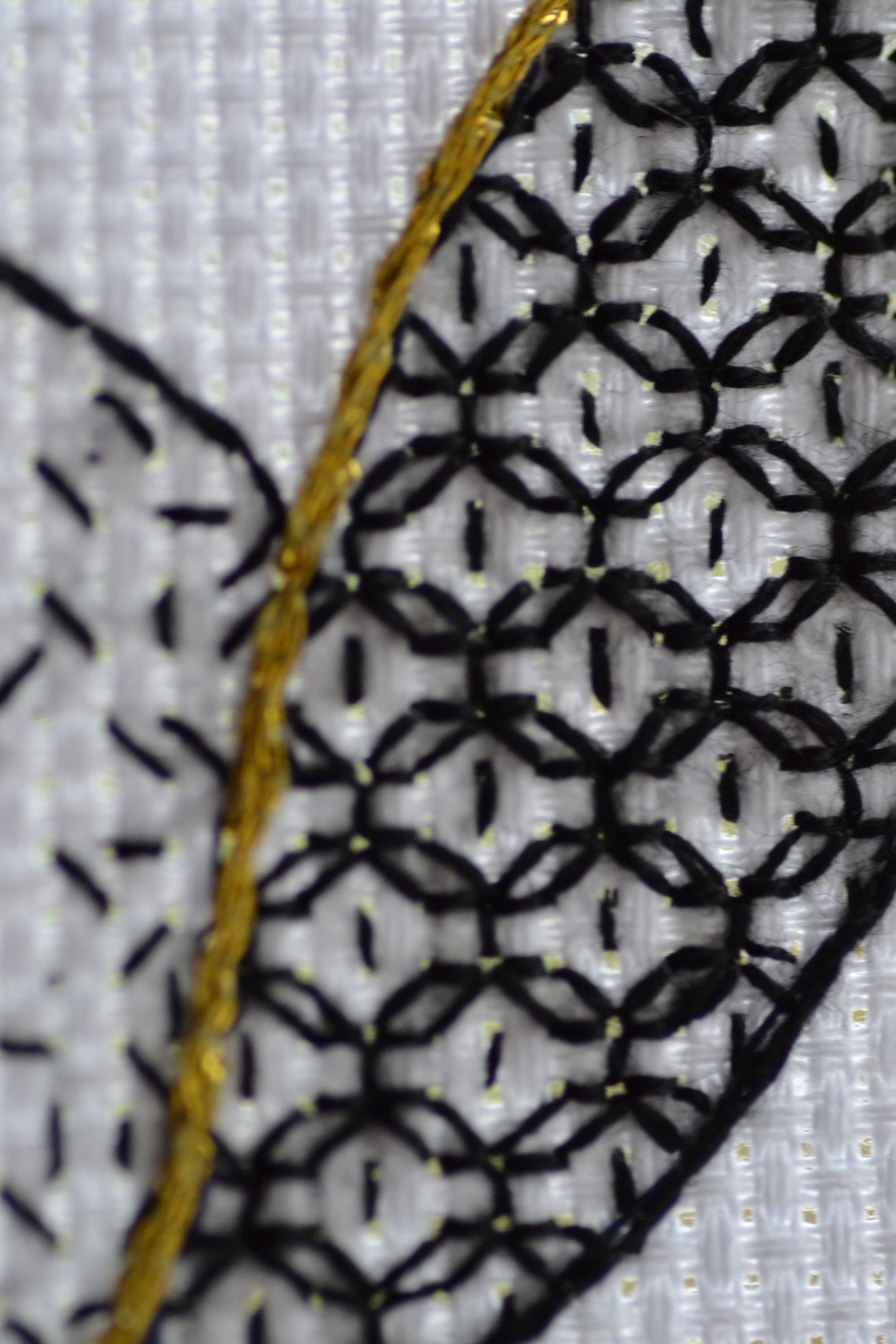 Blackwork Tulip Embroidery Kit - Etsy