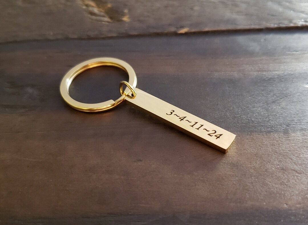Custom Engraved Vertical Bar Key Chain - Personalized With Location ...