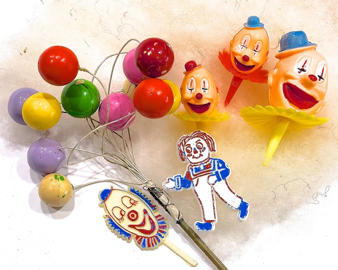 VINTAGE: Mix Clown Cake Cupcake Topper - Kitsch Clowns and Balloons ...