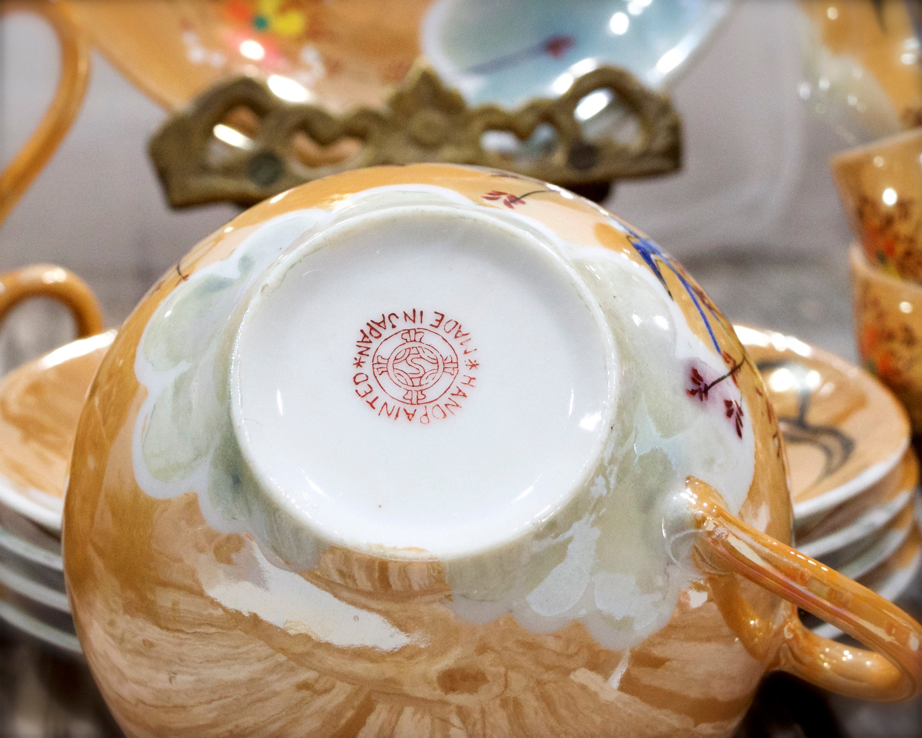 VINTAGE: 4 Sets - Hand Painted Lustware Cup and Saucer VINTAGE: 4 Sets - Hand Painted Lustware Cup and Saucer