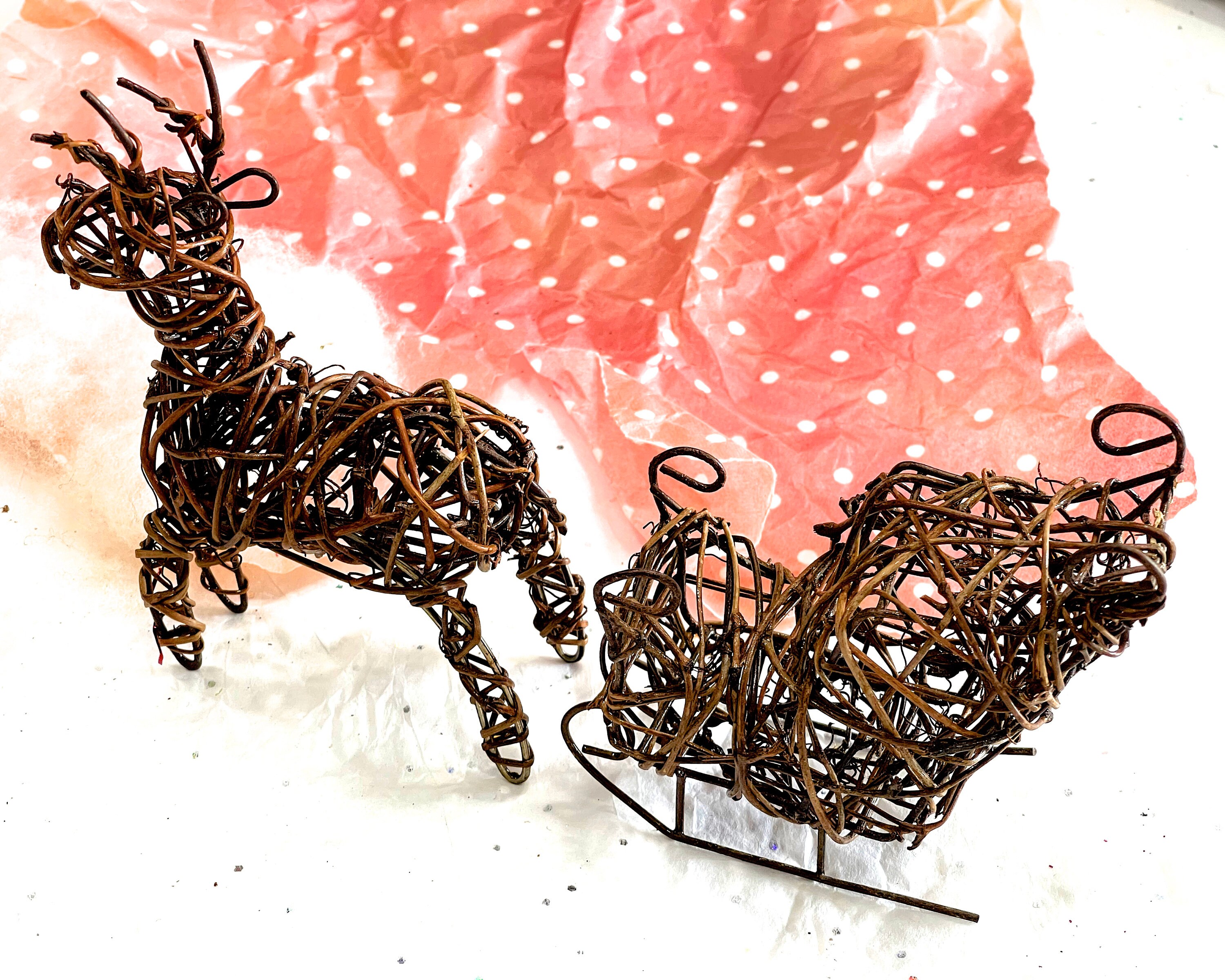 VINTAGE: Wire and Natural Vine Sled and Reindeer Christmas - Etsy