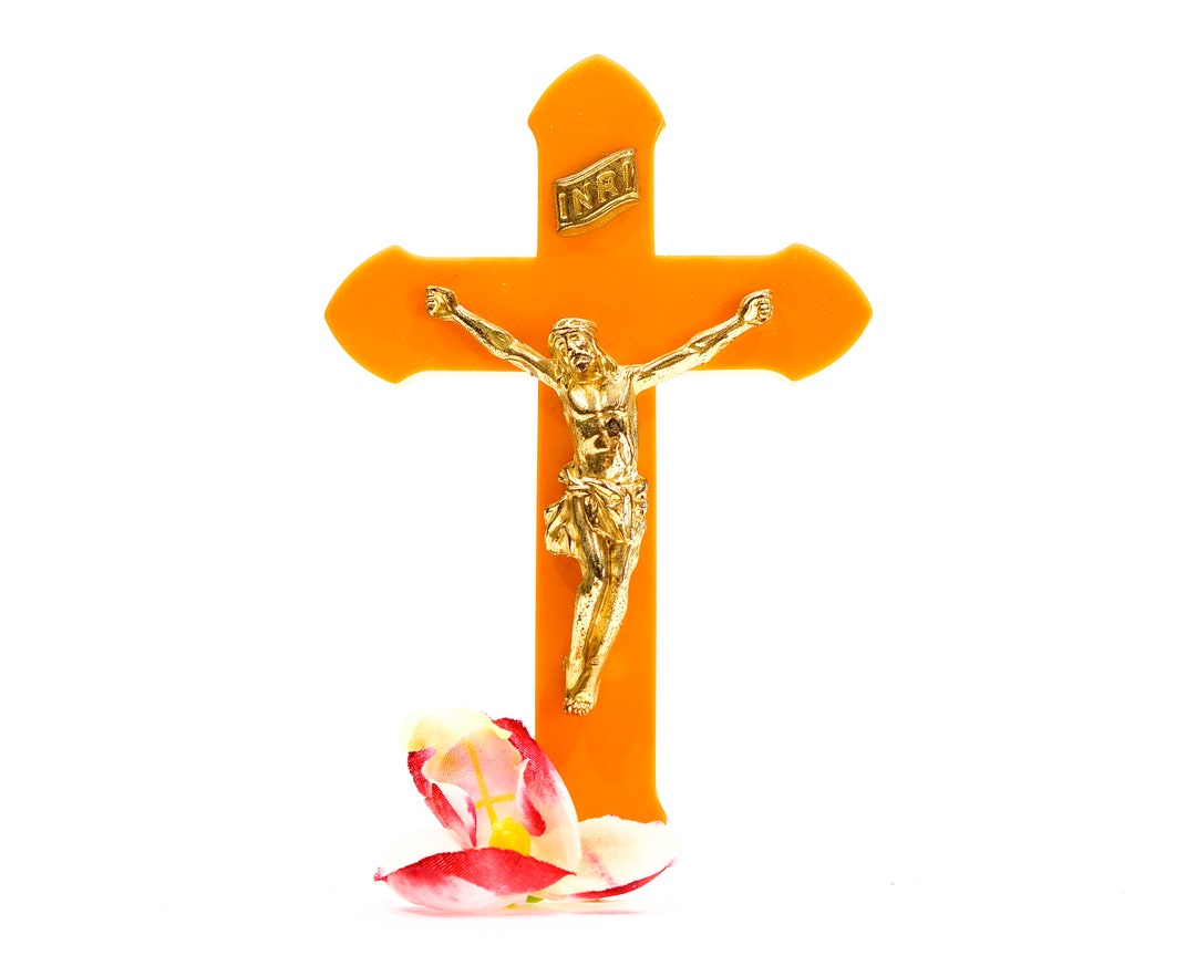 VINTAGE: Butterscotch Bakelite Crucifix - Cross - Catholic - Wall ...