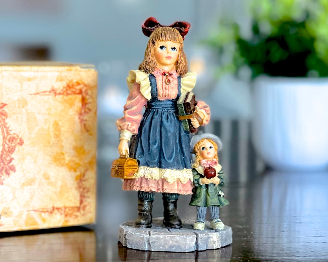 VINTAGE: 1997 - Boyds Bears "laura With Jane...first Day of School" Figurine in Box - Yesterday ...