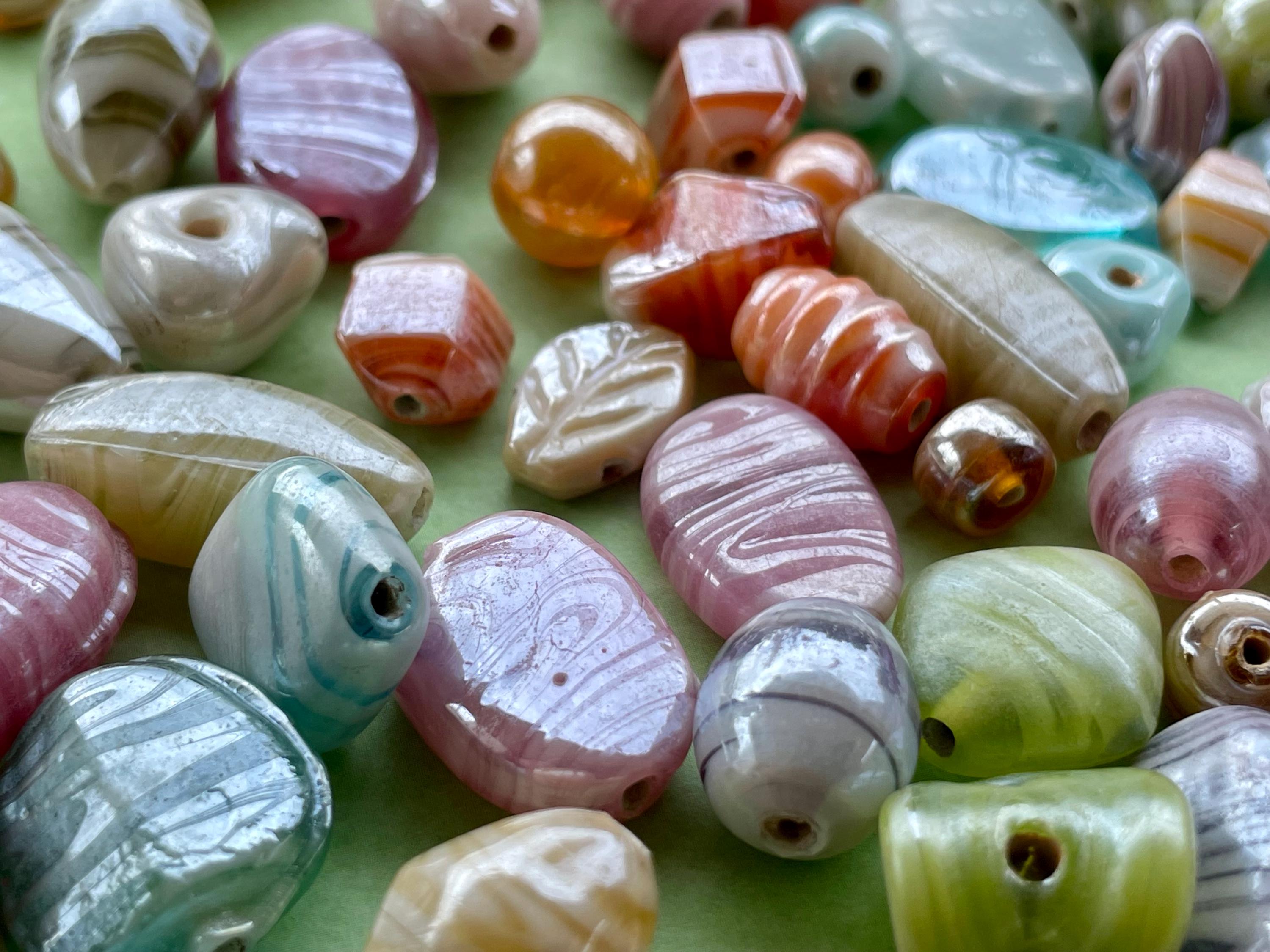 50pcs - Assorted Swirl Glass Beads, Glass Mixed Beads, Assorted Shapes ...
