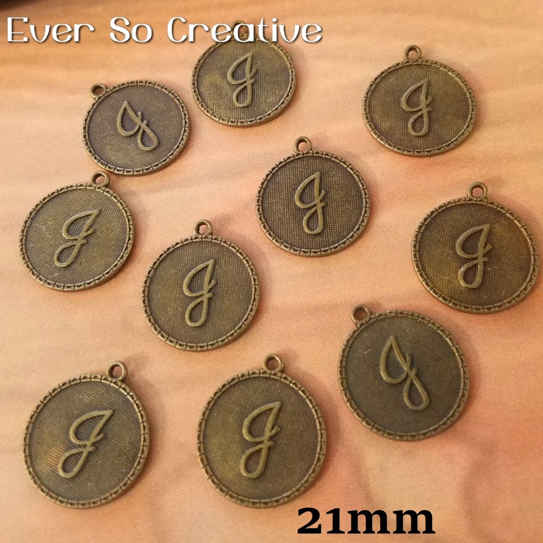 ESC-LWCBJ: Antique Brass Letter J Coin Charm/Pendant 5pcs - Etsy.de