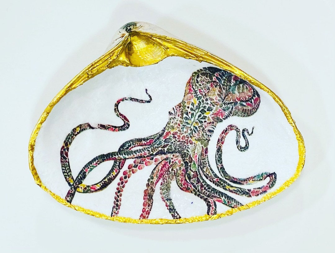 Octopus decoupaged sea clam shell with Octopus pattern used as a ...