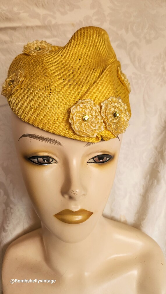 Vintage 50's Yellow Straw Sculptural Pointed Hat with… - Gem