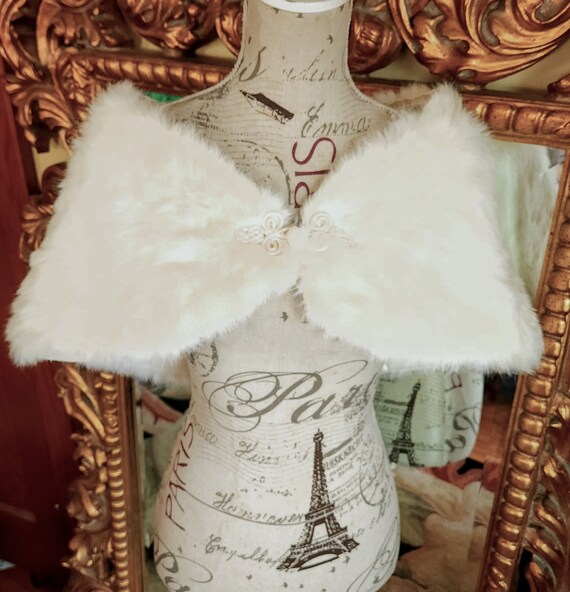 Vintage 50's White Rabbit Fur Capelet - Gem