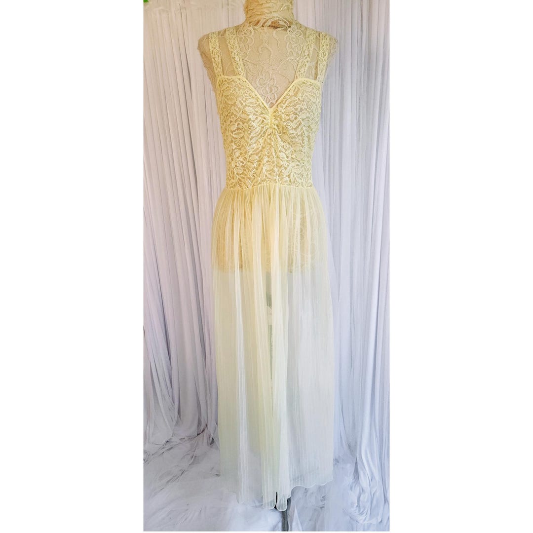 Vintage 50's Michelene Yellow Pleated Nightgown With Lace Bodice - Etsy
