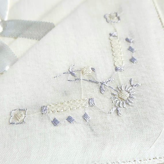 Vintage Hand Embroidered Linen Handkerchief Set: 1940… - Gem