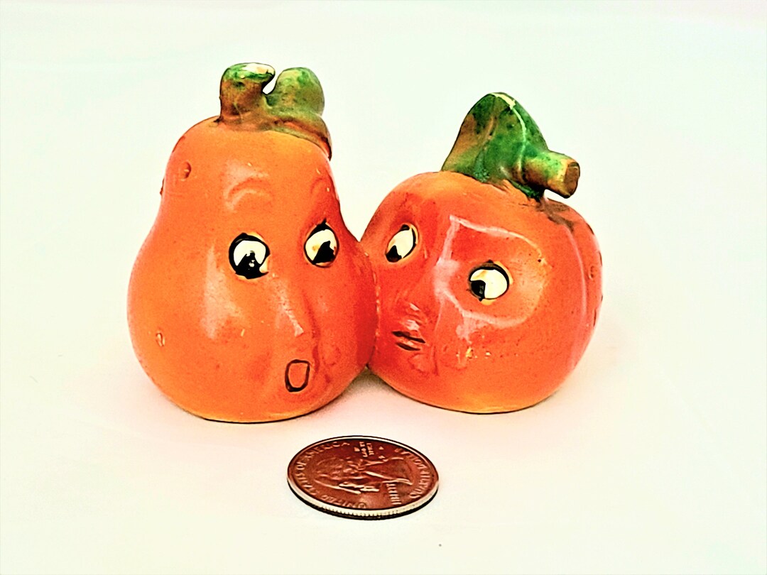 Anthropomorphic Apple Pear Salt and Pepper Shakers, Figurines Japan ...