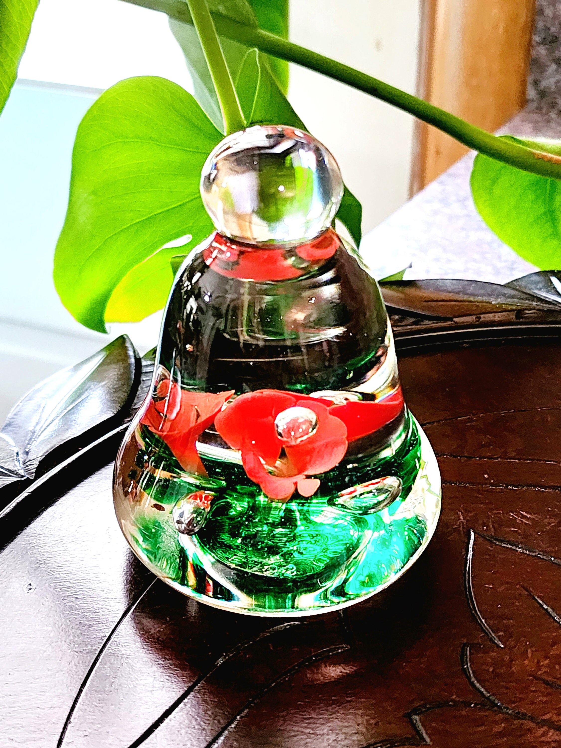 Bell Shaped Paperweight: Controlled Bubble Flowers, Prestige Art ...