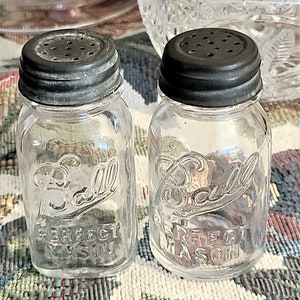 Small Ball Mason Jar Salt Pepper Shakers With Zinc Screw Top Lids Antique 30 s 40 s Miniature Canning Jars Farmhouse Country Decor Etsy UK