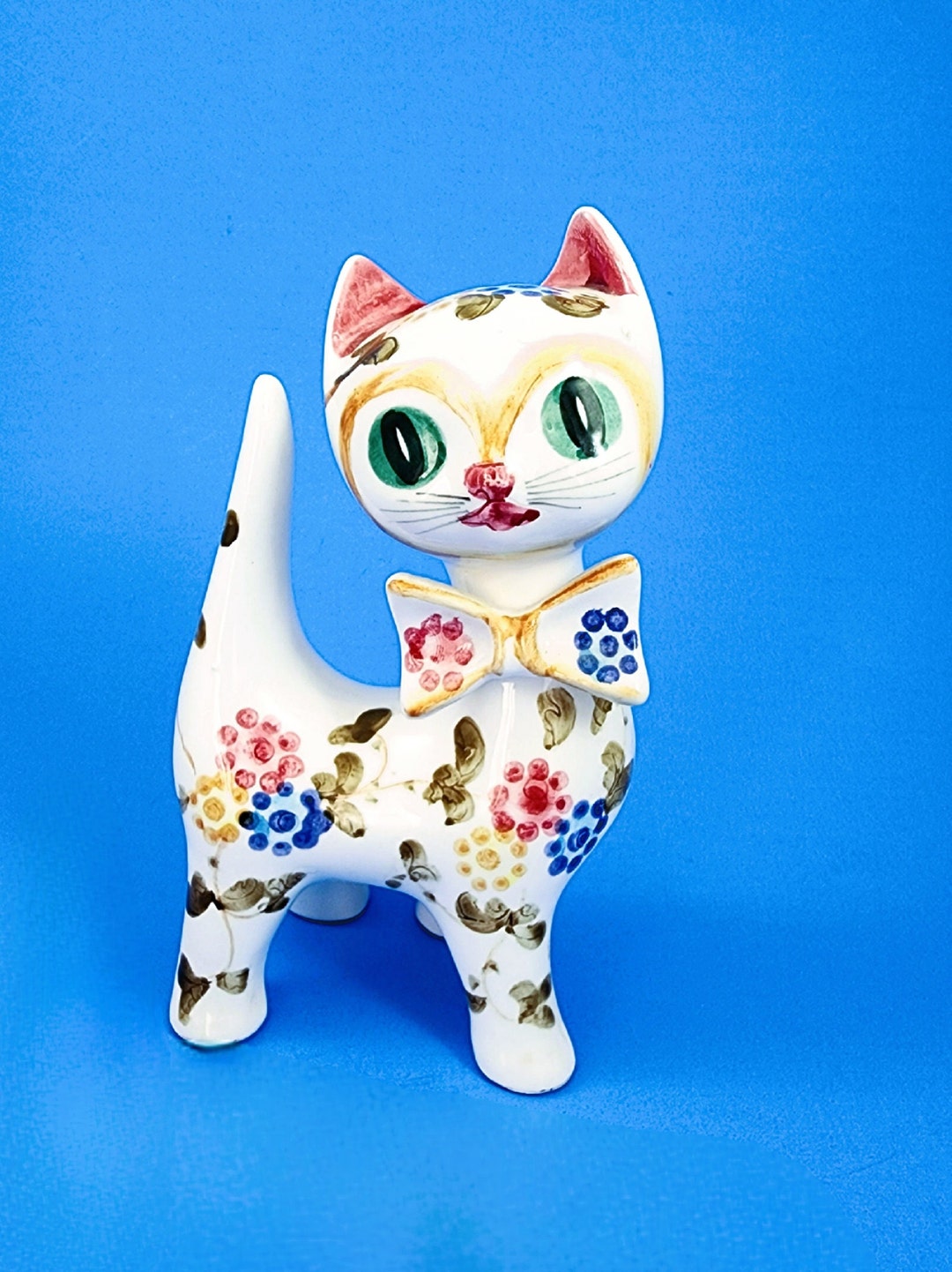 Ceramic Cat Pottery Figurine With Bowtie Flowers or Berries - Etsy