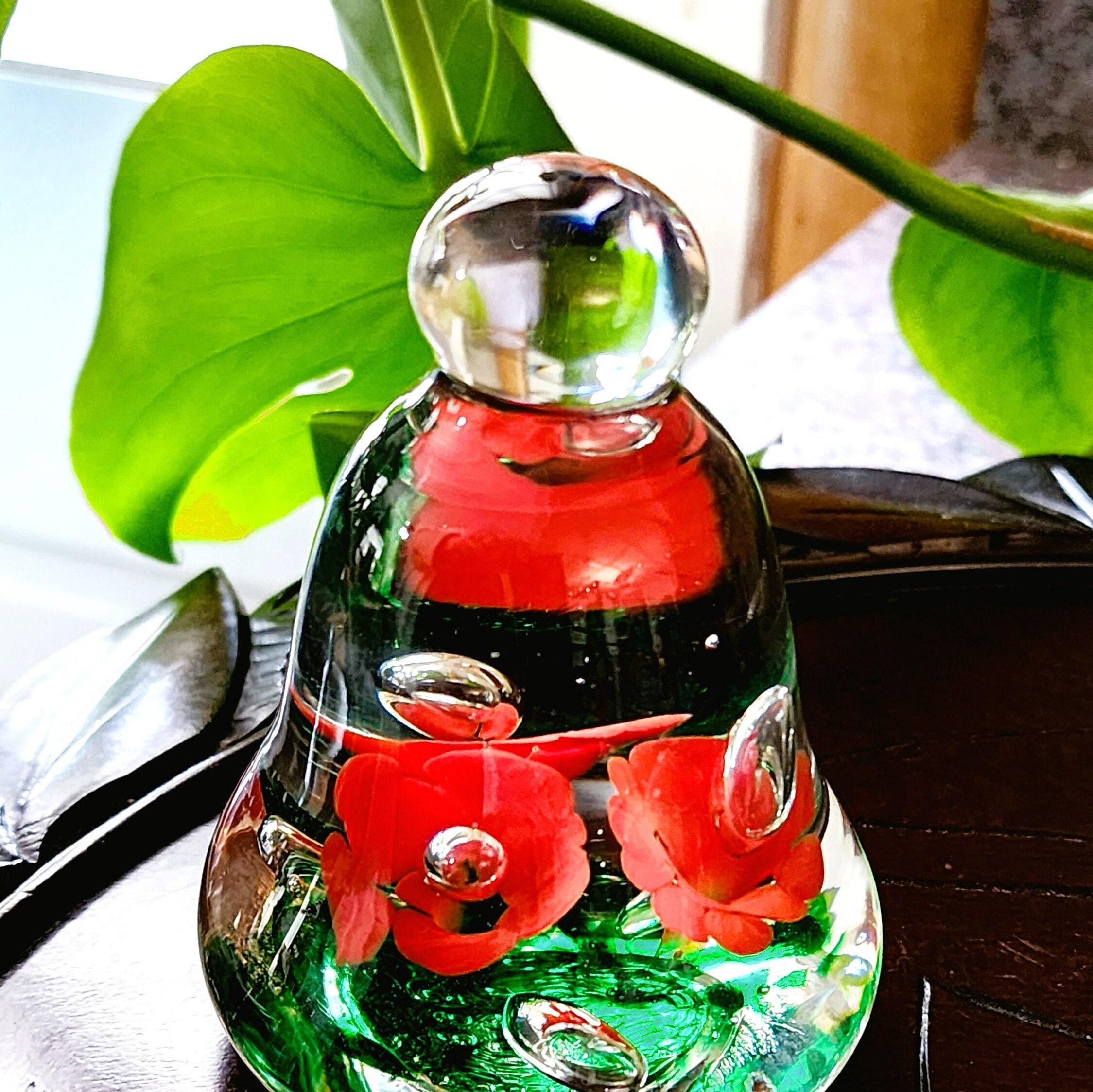 Bell Shaped Paperweight: Controlled Bubble Flowers, Prestige Art ...