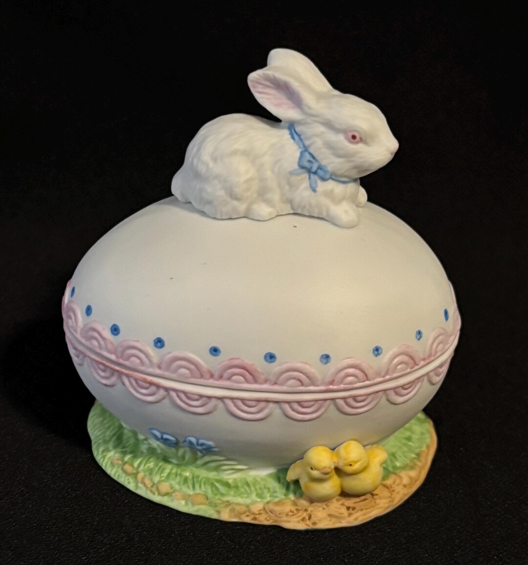 Vintage Ceramic Easter Egg W/ Rabbit & Chicks Lidded Box - Etsy