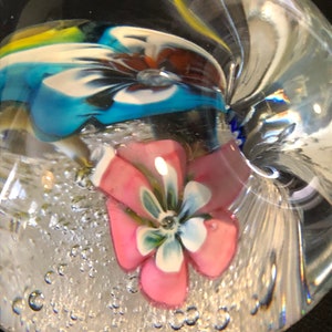 Vintage Large Pinched Colorful Flowers W/ Controlled Bubbles ...