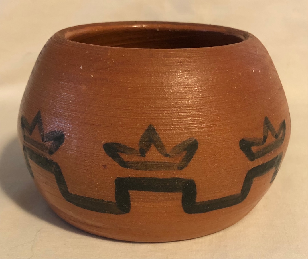 Vintage Indian City Anadarko Oklahoma Native American Crown Design Vase ...
