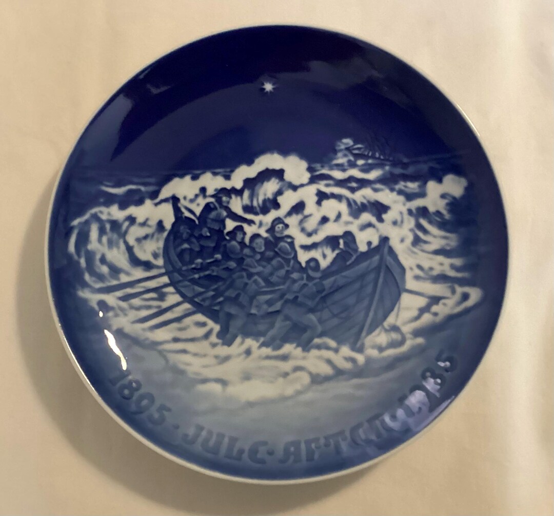 Vintage B & G 1985 Jule Aften ( Christmas Eve ) Lifeboat at Work ...