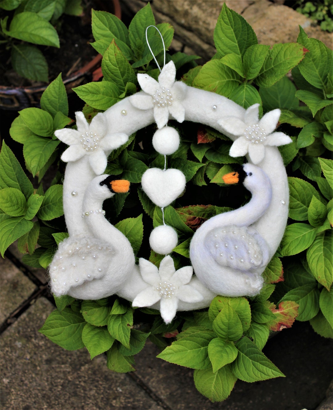 White Love Swans Wreath Wedding Gift Anniversary Gift - Etsy