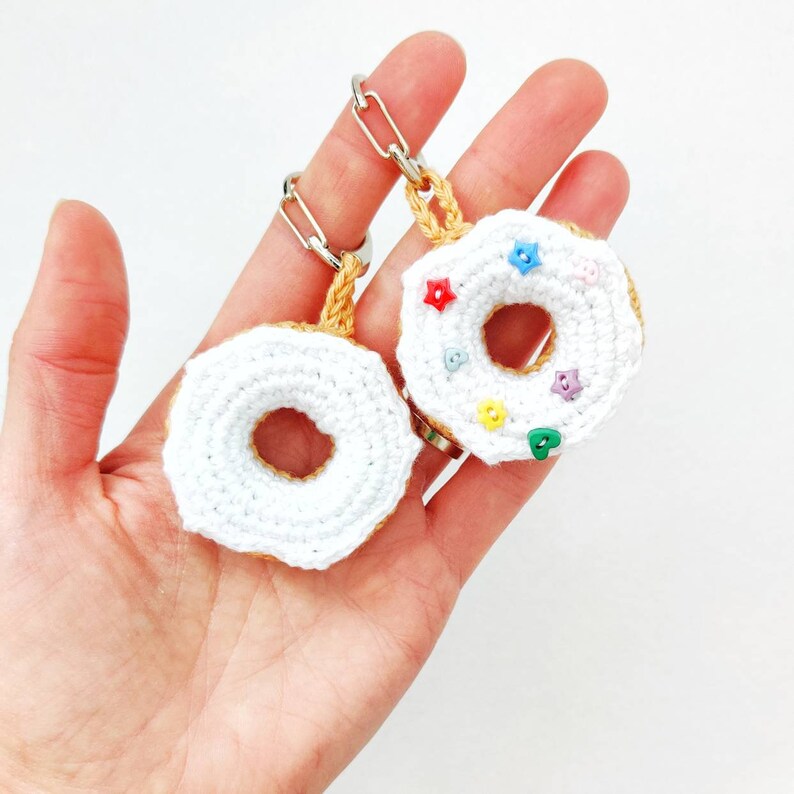 Crochet mini doughnut keyring | Etsy