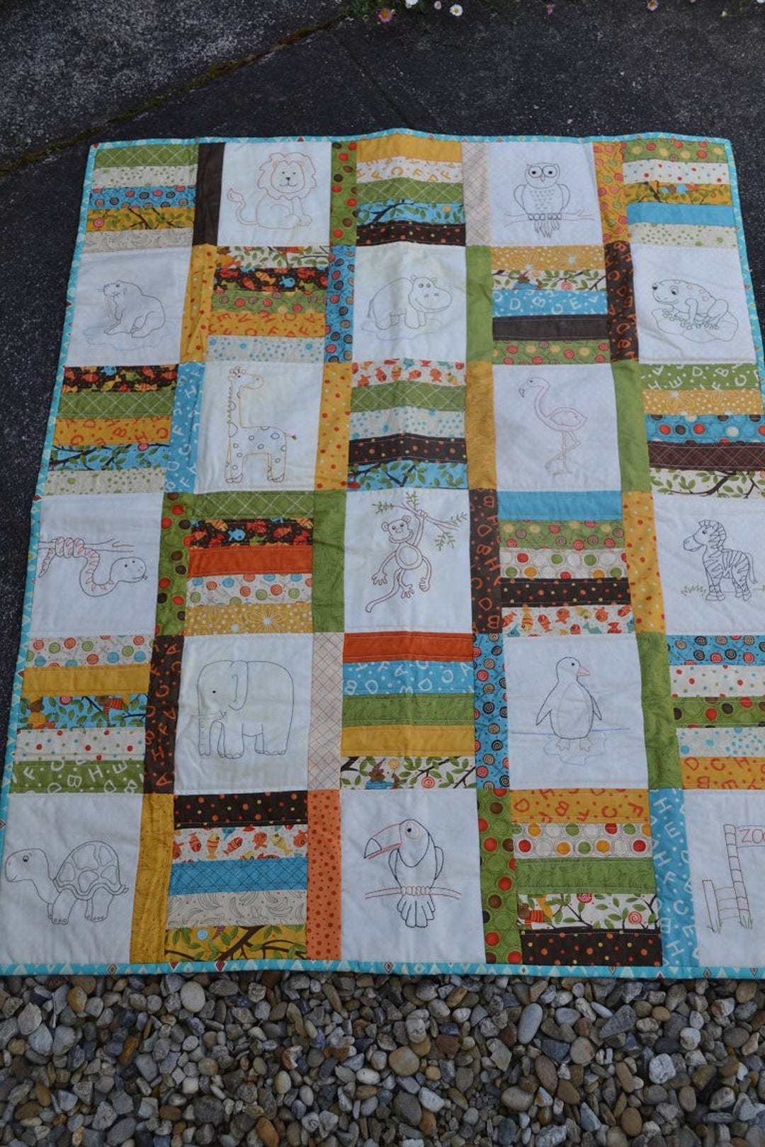 Fun at the Zoo Quilt - Etsy