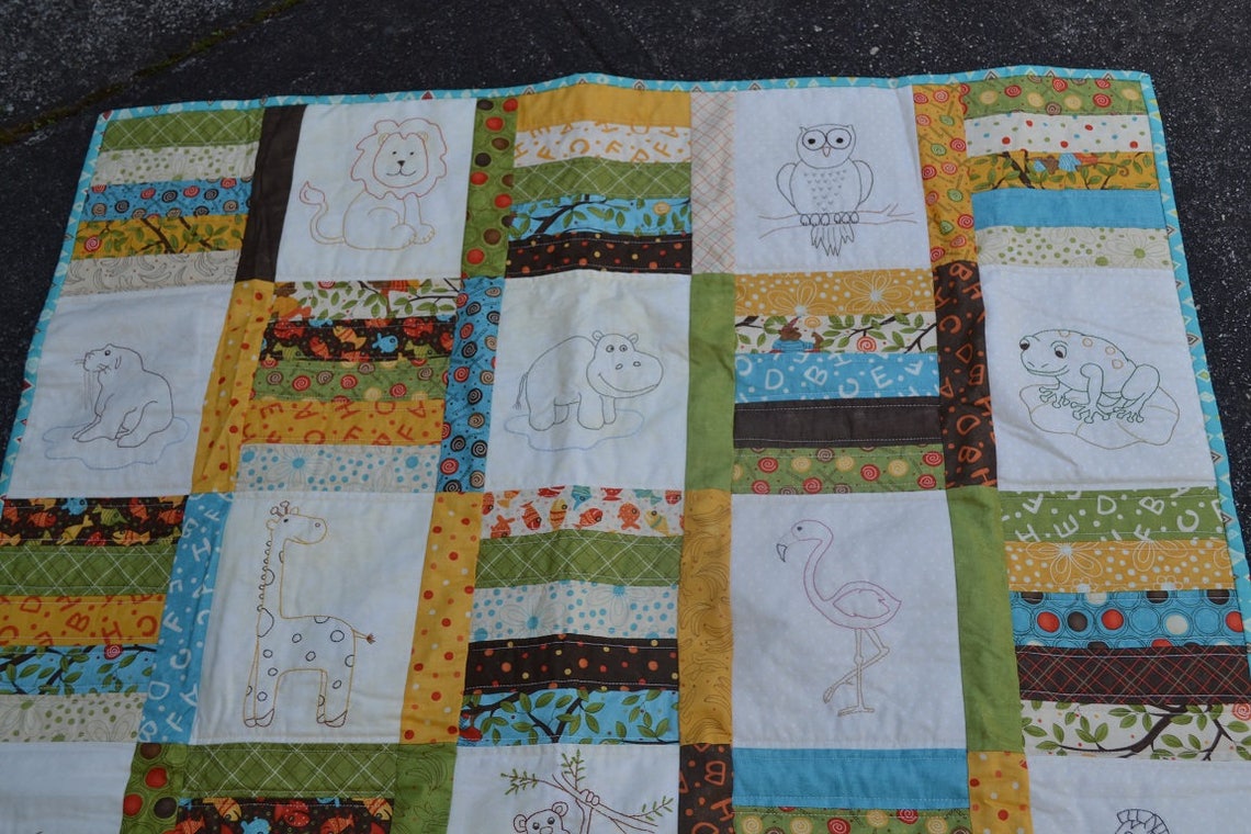 Fun at the Zoo Quilt - Etsy
