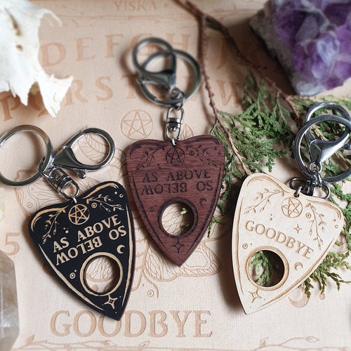Wooden Planchette Keyring // Occult Spirit Board Keychain // - Etsy