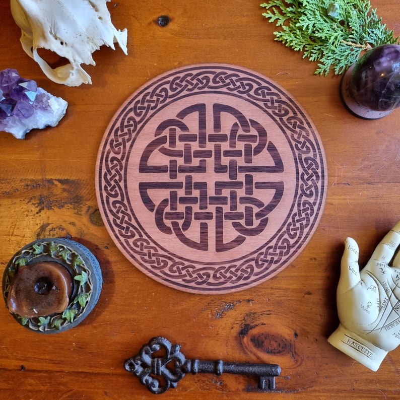 Dara Knot // Celtic Strength Knot Tile // Magickal Decor - Etsy