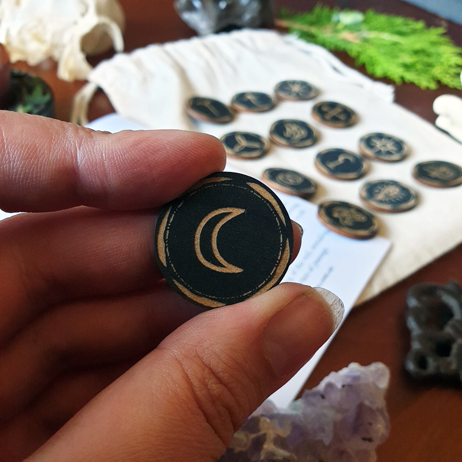 Witches' Rune Set Round // Laser Engraved Runes // Divination Set ...