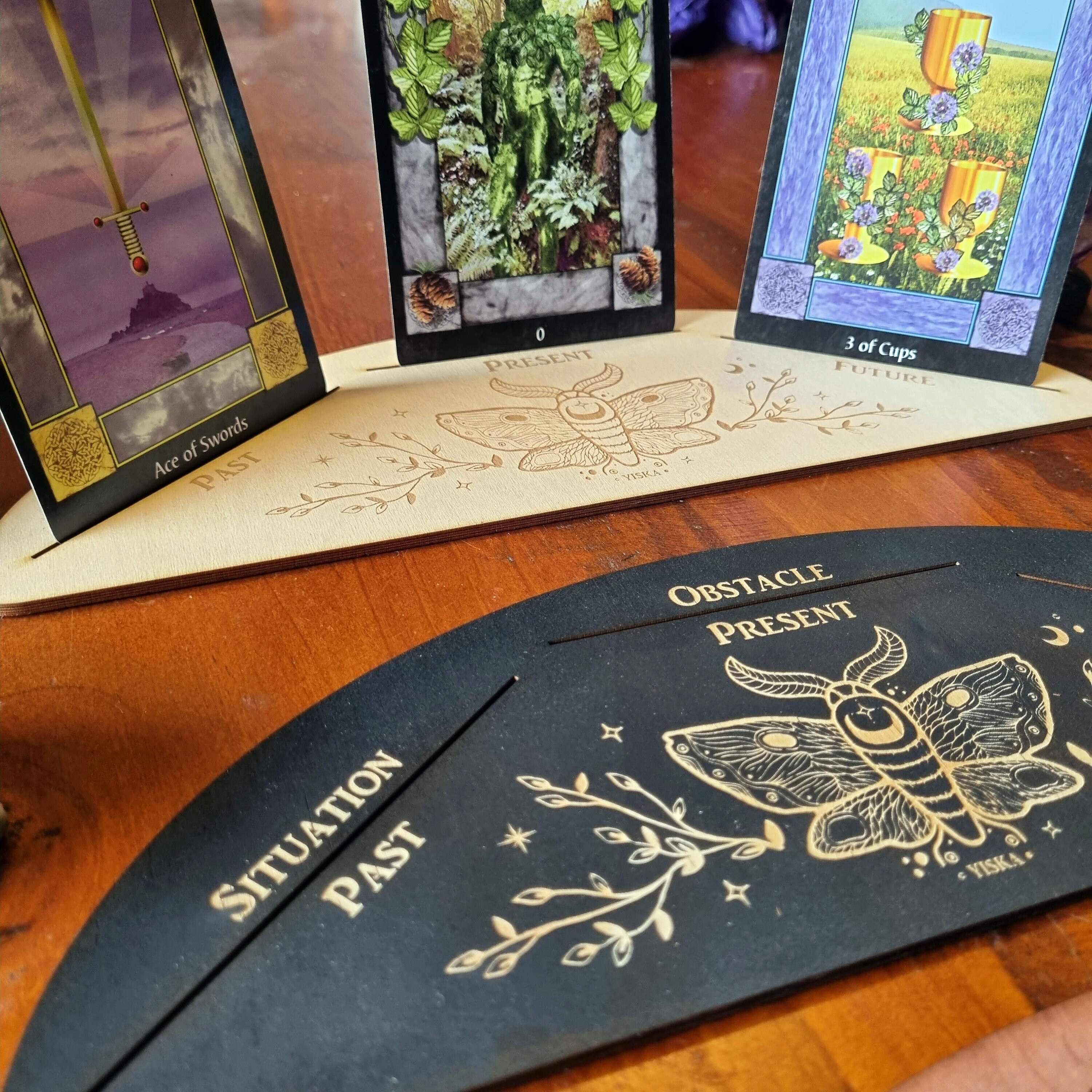 Three Card Moth Tarot Stand // Tarot Oracle Affirmation Card - Etsy