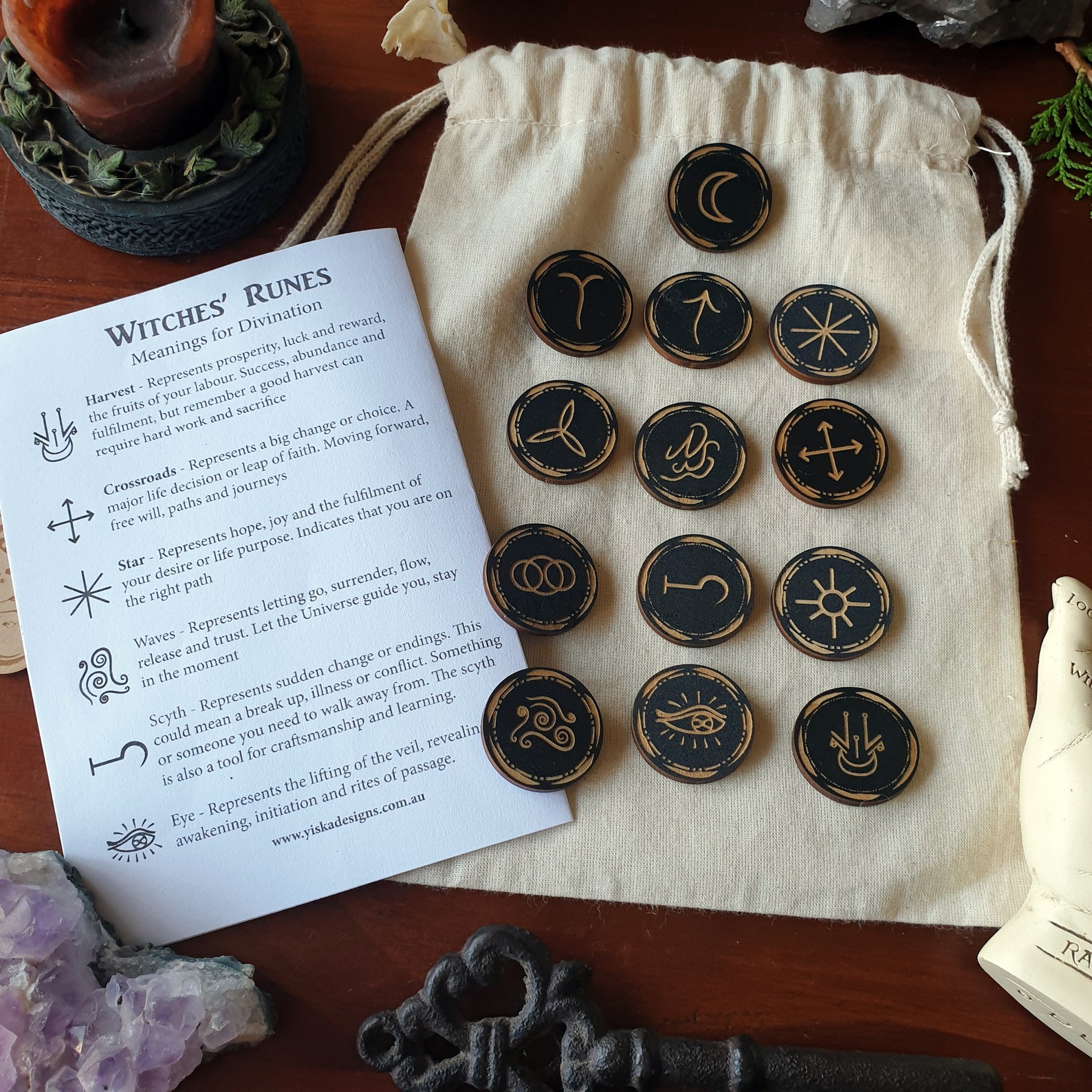 Witches' Rune Set Round // Laser Engraved Runes // Divination Set ...