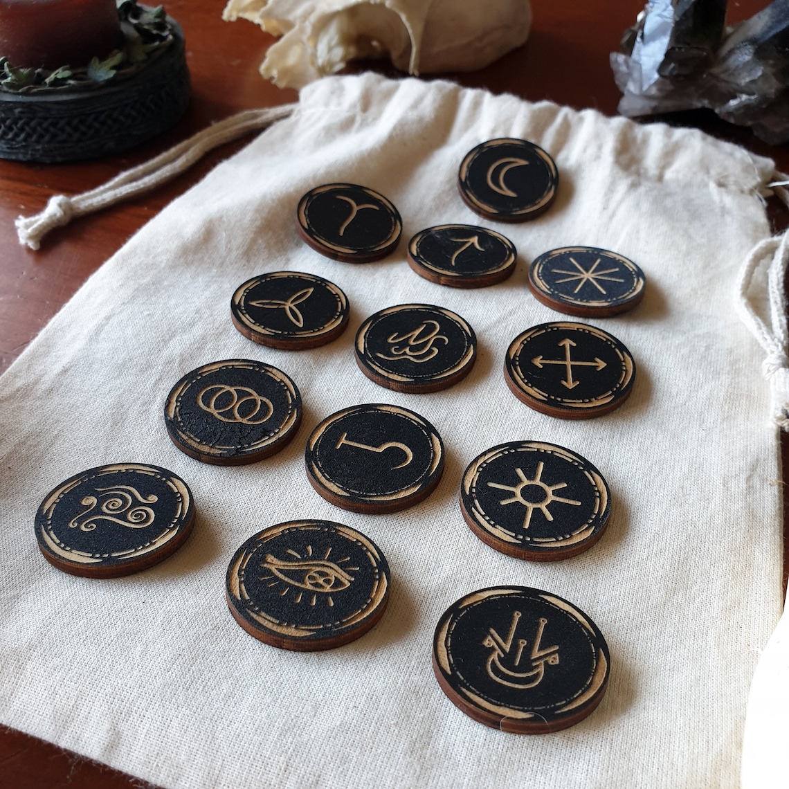 Witches' Rune Set Round // Laser Engraved Runes // Divination Set ...