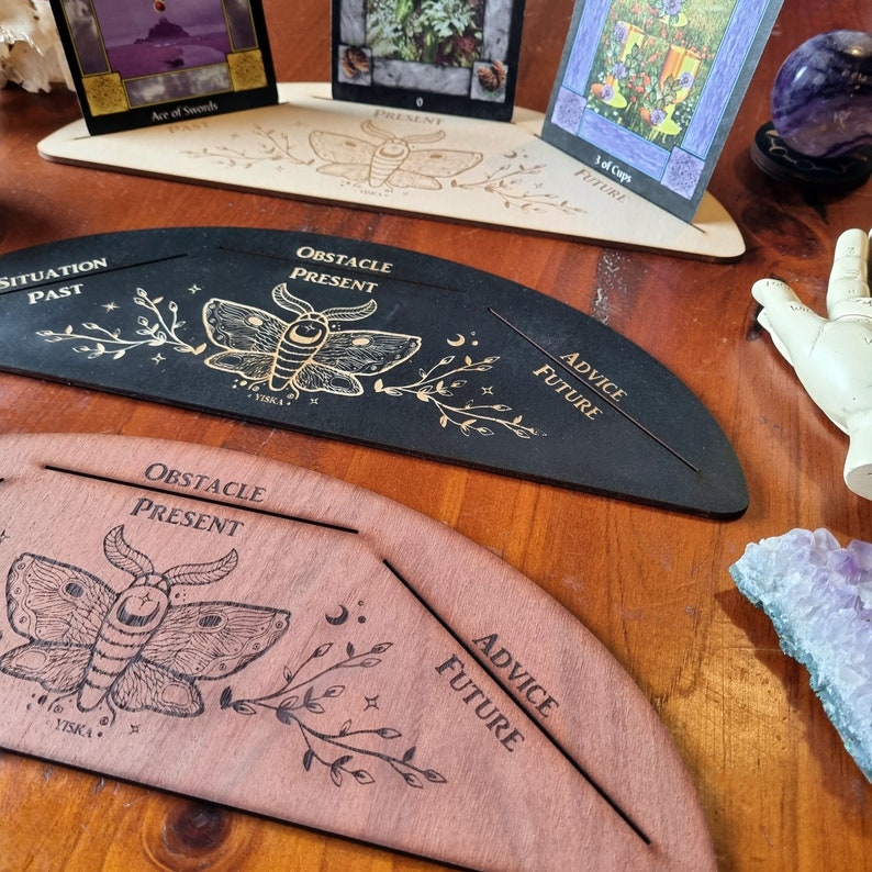 Three Card Moth Tarot Stand // Tarot Oracle Affirmation Card - Etsy