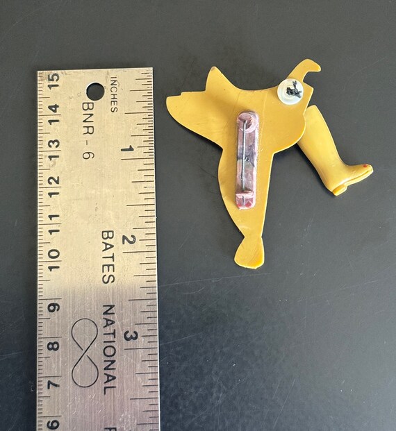 Circa 1940s Bakelite brooch - Western Saddle & Boot - Gem