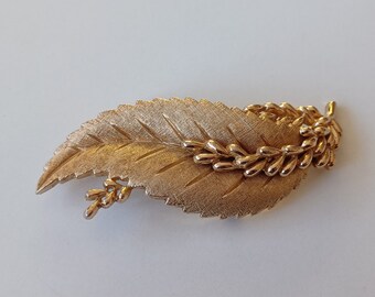 Vintage Trifari Gold Tone Leaf Brooch Large Signed Mid Century Leaf Pin ...