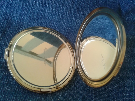 Stunning New Light Powder Compact and Mirror - Gem