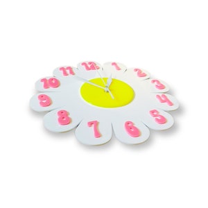 Retro Vintage 1970s Inspired Daisy Wall Clock - Funky Wall Clock ...