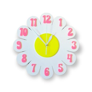 Retro Vintage 1970s Inspired Daisy Wall Clock - Funky Wall Clock ...