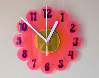 Mini Retro Vintage 1970s Inspired Daisy Wall Clock Funky Wall Clock ...