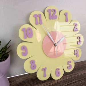 Retro Vintage 1970s Inspired Daisy Wall Clock - Funky Wall Clock ...