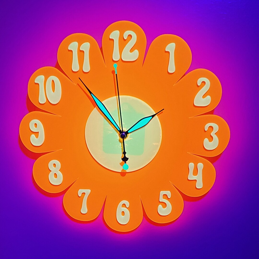Blacklight UV Reactive Retro Vintage 1970s Inspired Daisy Wall Clock ...