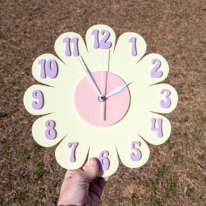 Retro Vintage 1970s Inspired Daisy Wall Clock - Funky Wall Clock ...