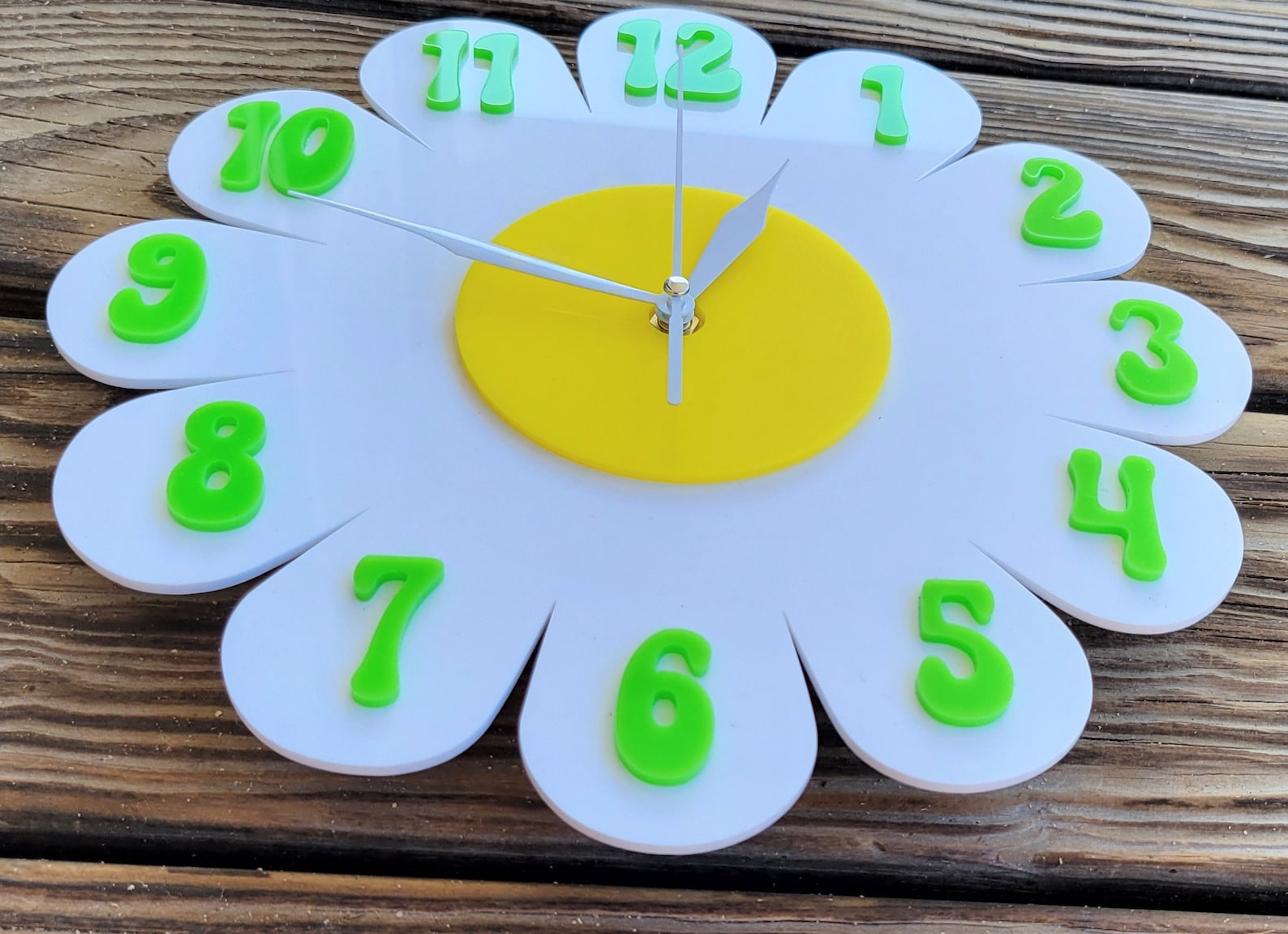 Retro Vintage 1970s Inspired Daisy Wall Clock Funky Wall - Etsy