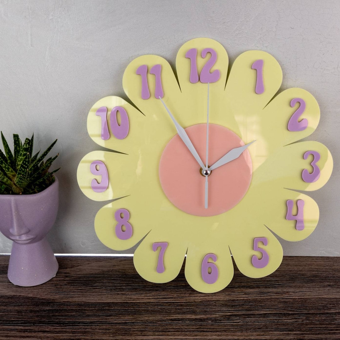 Retro Vintage 1970s Inspired Daisy Wall Clock - Funky Wall Clock ...