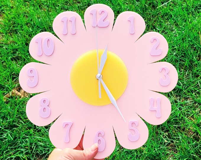 Retro Daisy Wall Clock - Funky Wall Clock - Pastel Pink and Lavender - Etsy